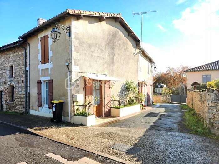 Maison à vendre - Jazeneuil - 3 pièces - 2 chambres