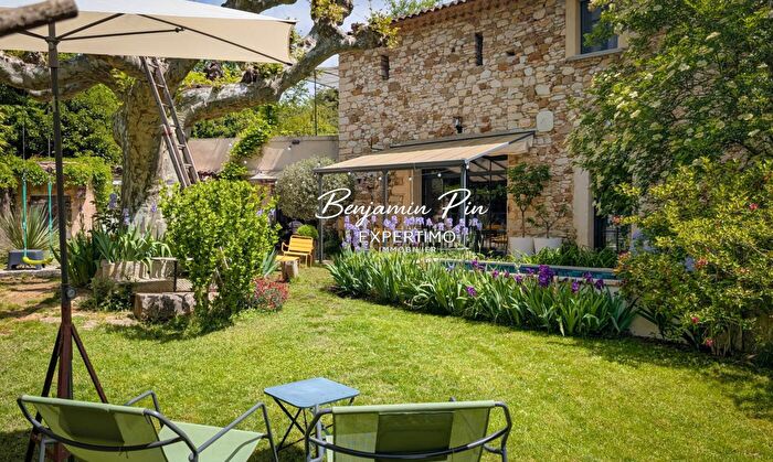 Maison à vendre - Rustrel - 4 pièces - 3 chambres