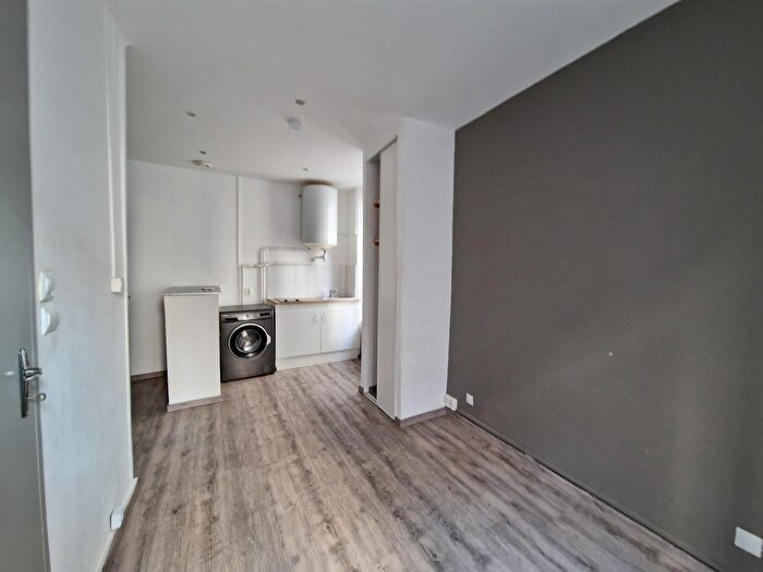Appartement à louer - Saint-Étienne, Centre-ville, Peuple, Chavanelle - 1 pièce