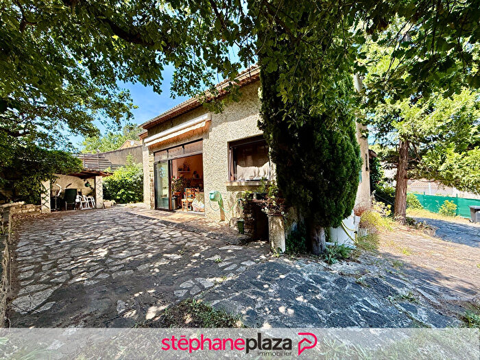 Maison à vendre - Bagnols-sur-Cèze, Les Escanaux - 8 pièces - 5 chambres