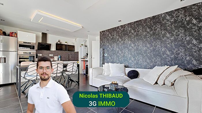 Appartement à vendre - Saint-Priest, Centre-ville - 3 pièces - 2 chambres