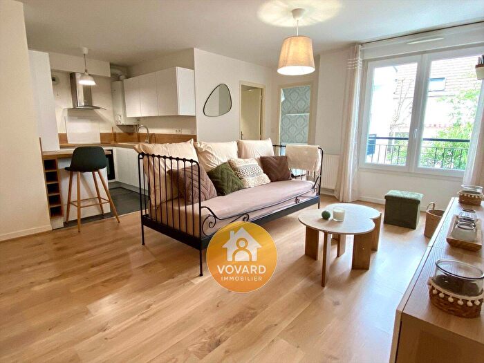 Appartement à louer - Le Rosaire, Saint-Leu-la-Forêt - 3 pièces - 2 chambres