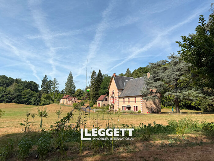 Condat-sur-Ganaveix - Maison 9 pièces à vendre