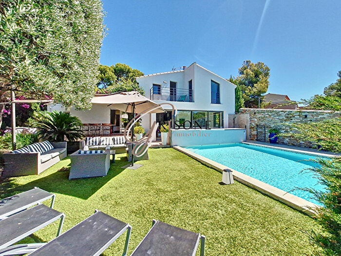 Maison à vendre - Sanary-sur-Mer, La Cride, Beau Cours - 7 pièces - 4 chambres