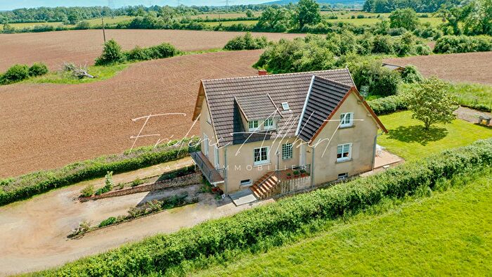 Maison 5 pièces à La Chapelle-de-Bragny, à vendre