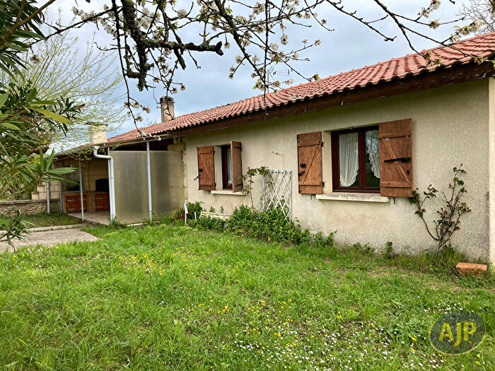 Maison 3 pièces à vendre à Saint-Estèphe