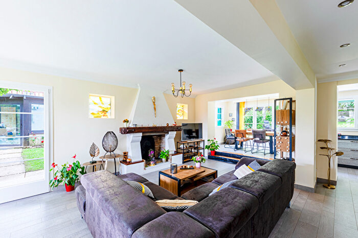 Maison à vendre - Parmain - 10 pièces - 5 chambres