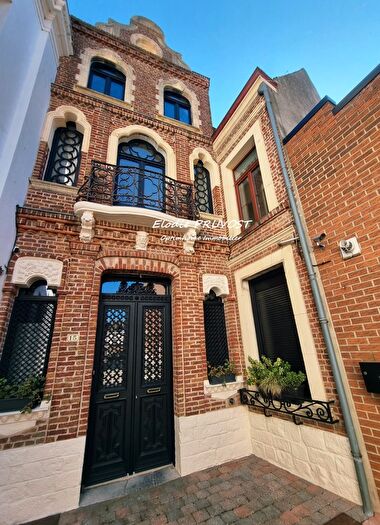 Lillers : Maison 8 pièces à vendre