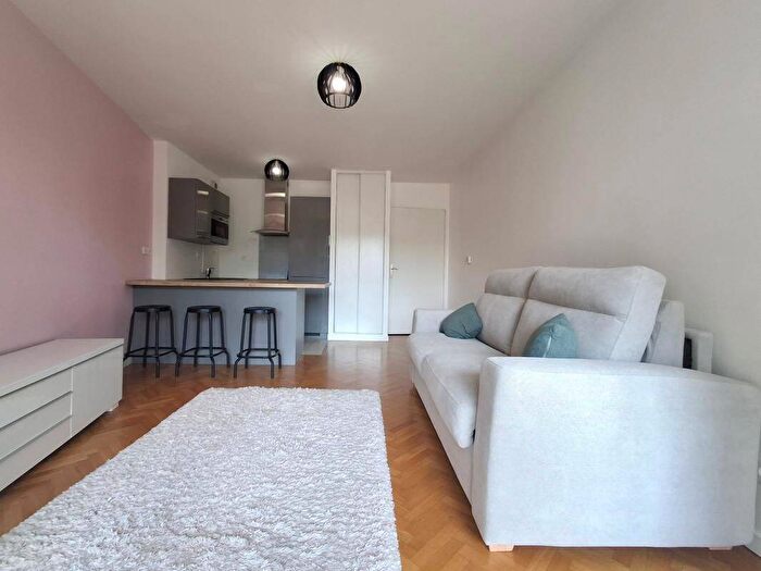 Centre Ville, Limeil-Brévannes : Appartement 1 pièce à louer