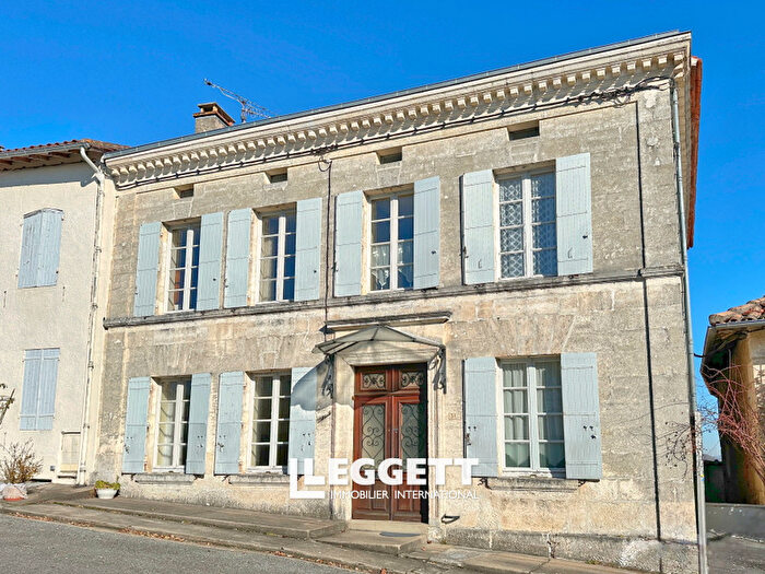 Maison à vendre - Aubeterre-sur-Dronne - 7 pièces - 3 chambres