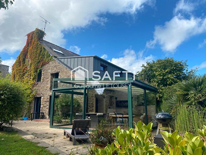 Maison à vendre - Pleslin-Trigavou - 8 pièces - 6 chambres