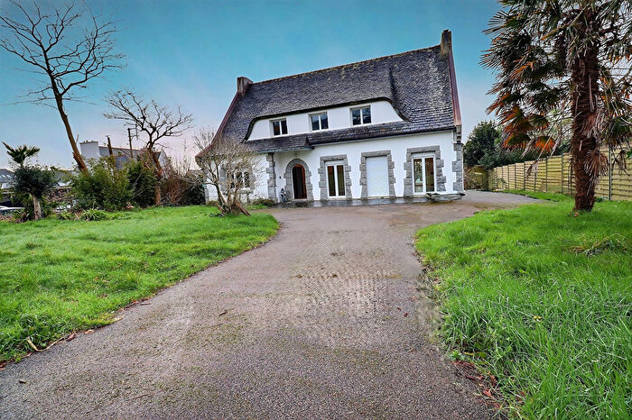 Maison à vendre - Plougastel-Daoulas, Centre Ville - 8 pièces - 5 chambres