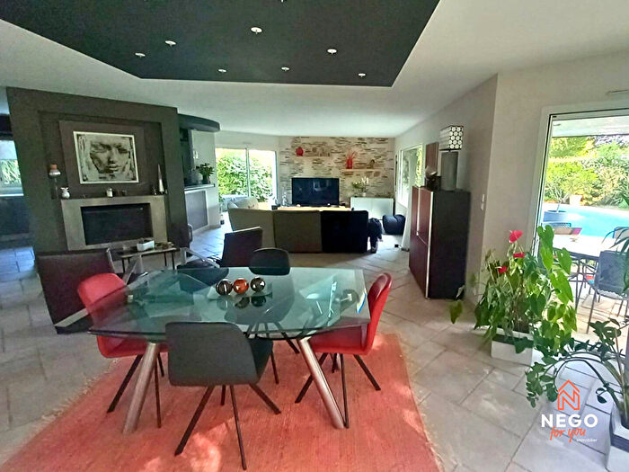 Maison 7 pièces à Avrillé, Adézière, Etang, Bosquets, Croix-Cadeau, Fléchet, à vendre