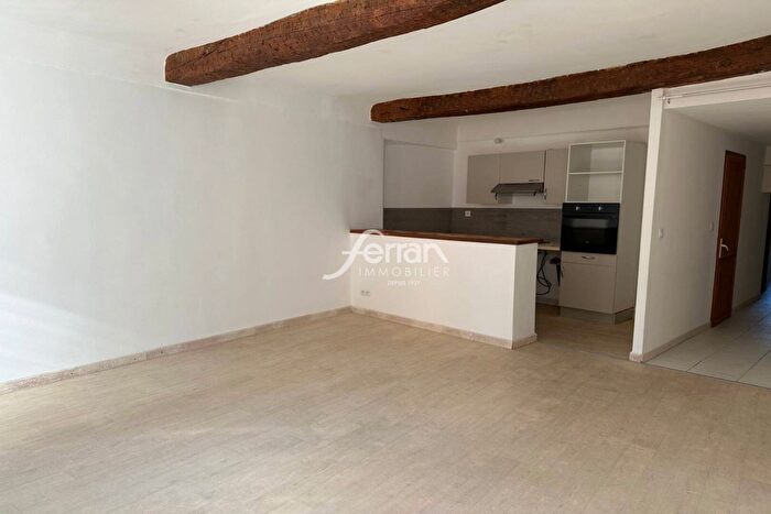 Appartement à louer - Salernes - 3 pièces - 2 chambres