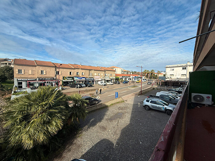 Appartement à louer - Penta-di-Casinca - 4 pièces - 3 chambres