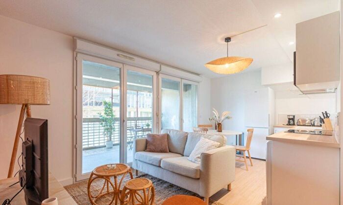 Appartement à louer - Bordeaux Sud - 4 pièces - 1 chambre