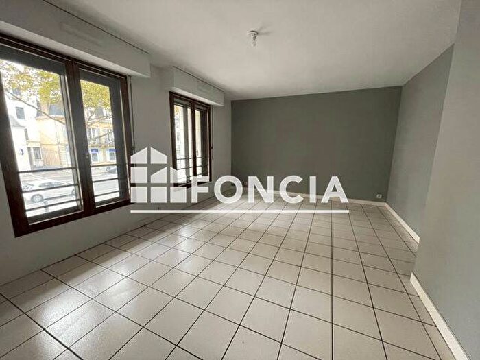 Appartement à louer - Haute Ville-Basse Ville, Chartres - 3 pièces - 3 chambres