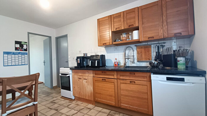 Maison à vendre - Saint-Denis-de-lHôtel - 4 pièces - 3 chambres