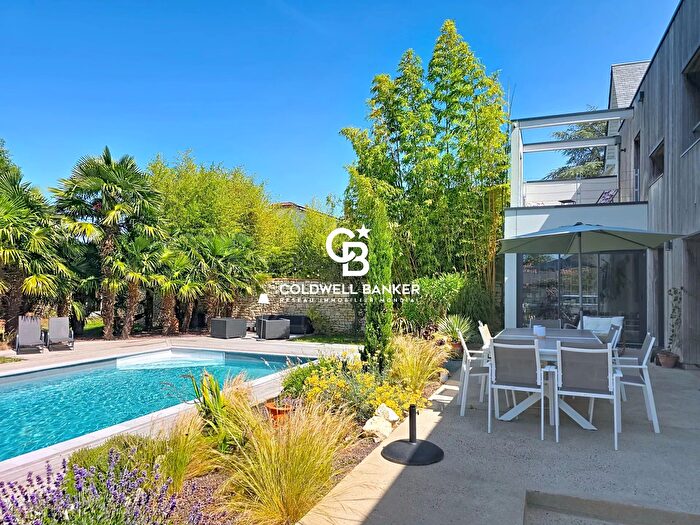 Maison 8 pièces à vendre à Fontenay-le-Comte, Commerce, Marchoux