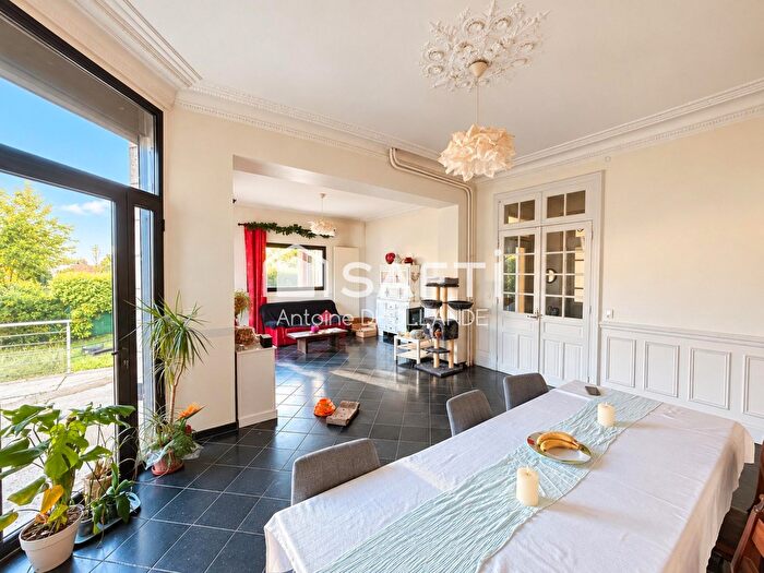 Maison 12 pièces à Saint-Quentin, Isle, à vendre