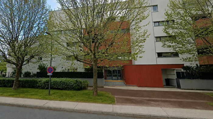 Lognes, Mandinet Nord, Tour dAuvergne - Appartement 2 pièces à vendre