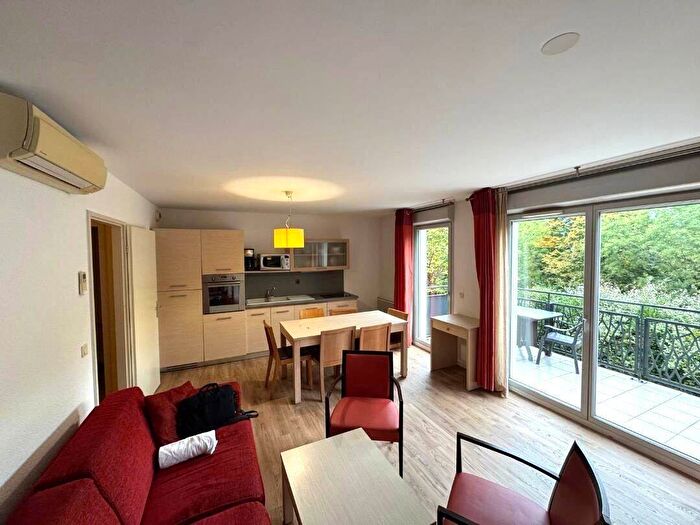 Appartement à louer - Sud Ouest, Divonne-les-Bains - 3 pièces - 2 chambres