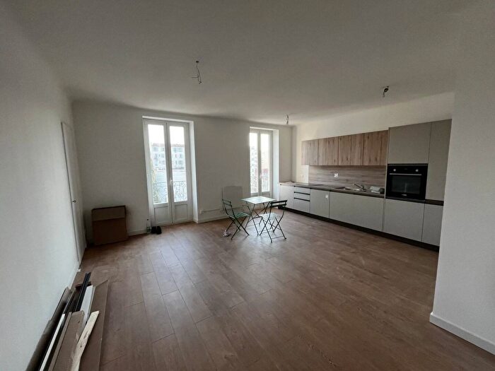 Appartement à louer - Thiers, Nice - 3 pièces - 2 chambres