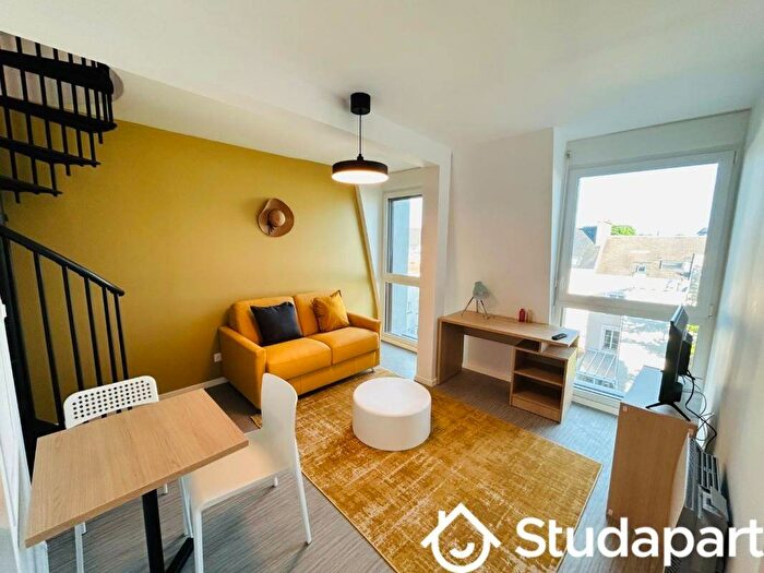 Appartement à louer - Barbâtre-Saint Remy-Verrerie, Reims - 2 pièces - 1 chambre