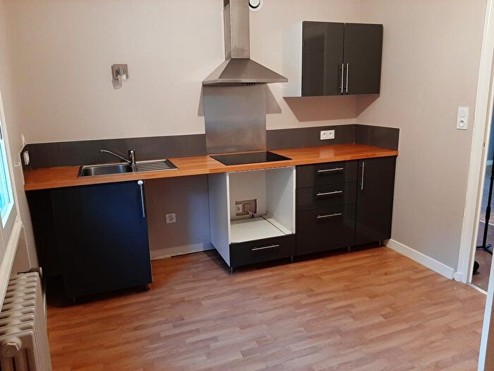 Appartement 3 pièces à louer à Saint-Bonnet-le-Château