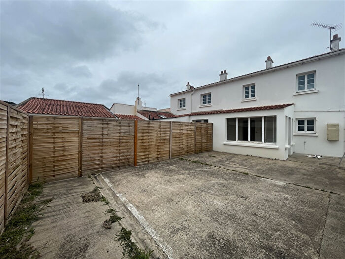 Maison à vendre - Noirmoutier-en-lîle, Centre-ville, Cinq Chemins - 12 pièces - 5 chambres