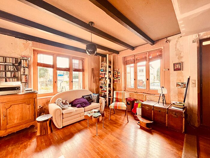 Maison à vendre - Contrexéville - 5 pièces - 3 chambres