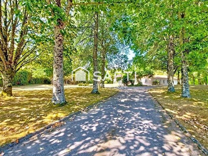 Maison à vendre - Mortagne-sur-Sèvre - 7 pièces - 4 chambres