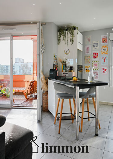 Appartement à vendre - Rillieux-la-Pape, Perica, Village - 4 pièces - 3 chambres