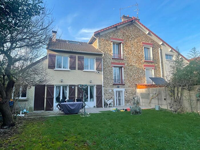 Maison à vendre - Chelles, Centre-ville, Gare, Abbesses - 7 pièces - 4 chambres