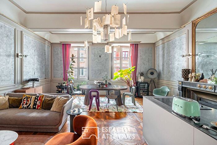 Appartement à louer - centre Ville-La Chartonnière-La Barre, Villefranche-sur-Saône - 4 pièces - 2 chambres