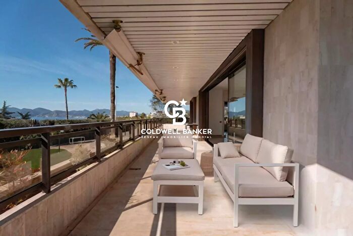 Appartement à vendre - Cannes, Croix des Gardes - 6 pièces - 5 chambres