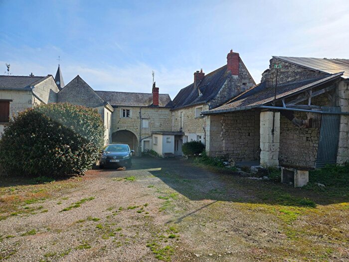 Maison à vendre - Saint-Cyr-en-Bourg - 10 pièces - 6 chambres