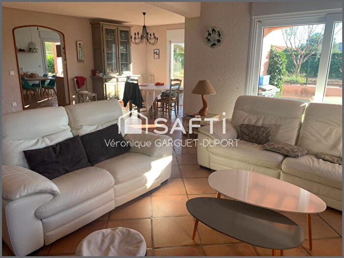 Maison à vendre - Coursan - 8 pièces - 5 chambres