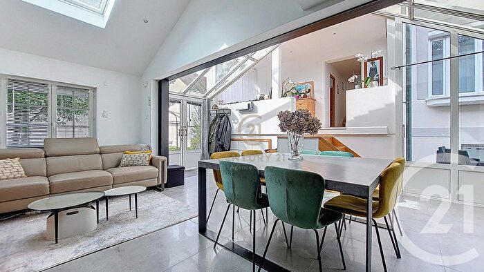 Champs-sur-Marne, Bords de Marne : Maison 6 pièces à vendre
