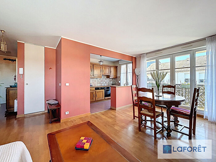 Appartement à vendre - Le Plessis-Trévise, Centre-ville, Orly Parc - 3 pièces - 2 chambres