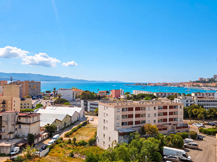 Ajaccio, Les Salines, Candia : Appartement 4 pièces à vendre