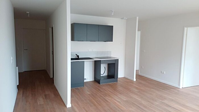 Appartement à louer - Bussy-Saint-Georges, Violennes, Village - 3 pièces