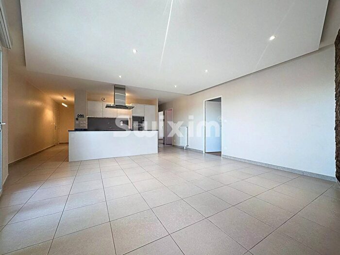 Appartement à louer - Ouest, Saint-Genis-Pouilly - 4 pièces - 3 chambres