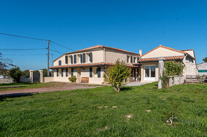 Maison à vendre - Montendre - 8 pièces - 5 chambres