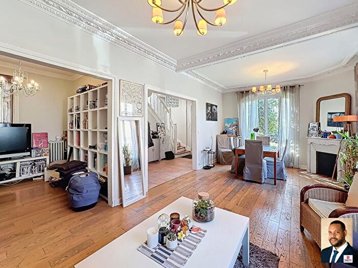 Maison à vendre - Vitry-sur-Seine, Gare, Jean-Jaurès - 6 pièces - 4 chambres