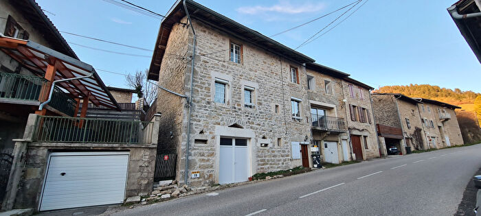 Boyeux-Saint-Jérôme : Maison 5 pièces à vendre