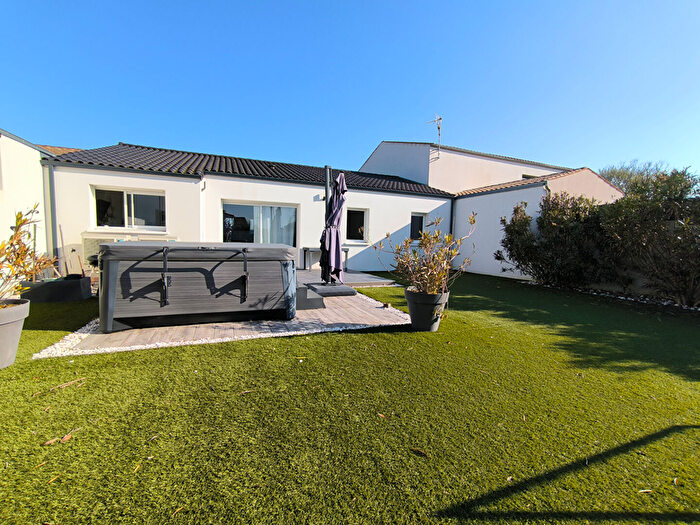 Maison à vendre - Longèves - 4 pièces - 3 chambres