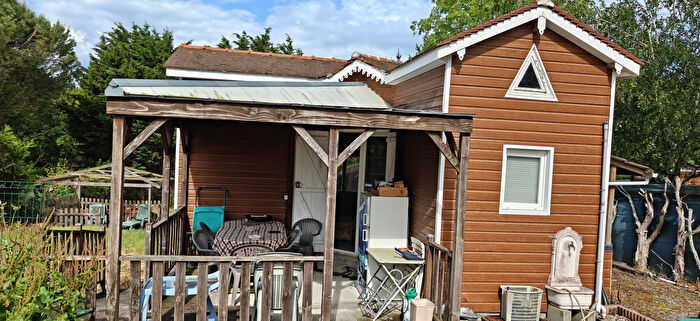 Maison 2 pièces à vendre à Saint-Michel-Chef-Chef