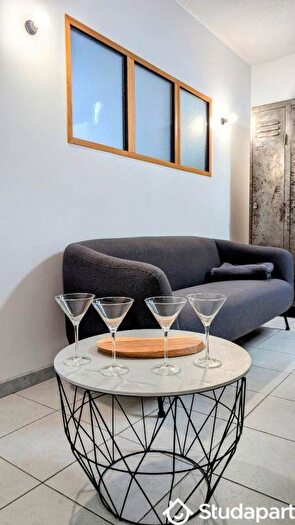 Appartement à louer - Marseille er arrondissement - 3 pièces - 2 chambres