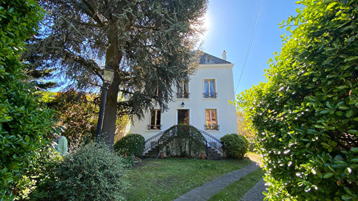 Villemomble, Les Coquetiers : Maison 9 pièces à vendre